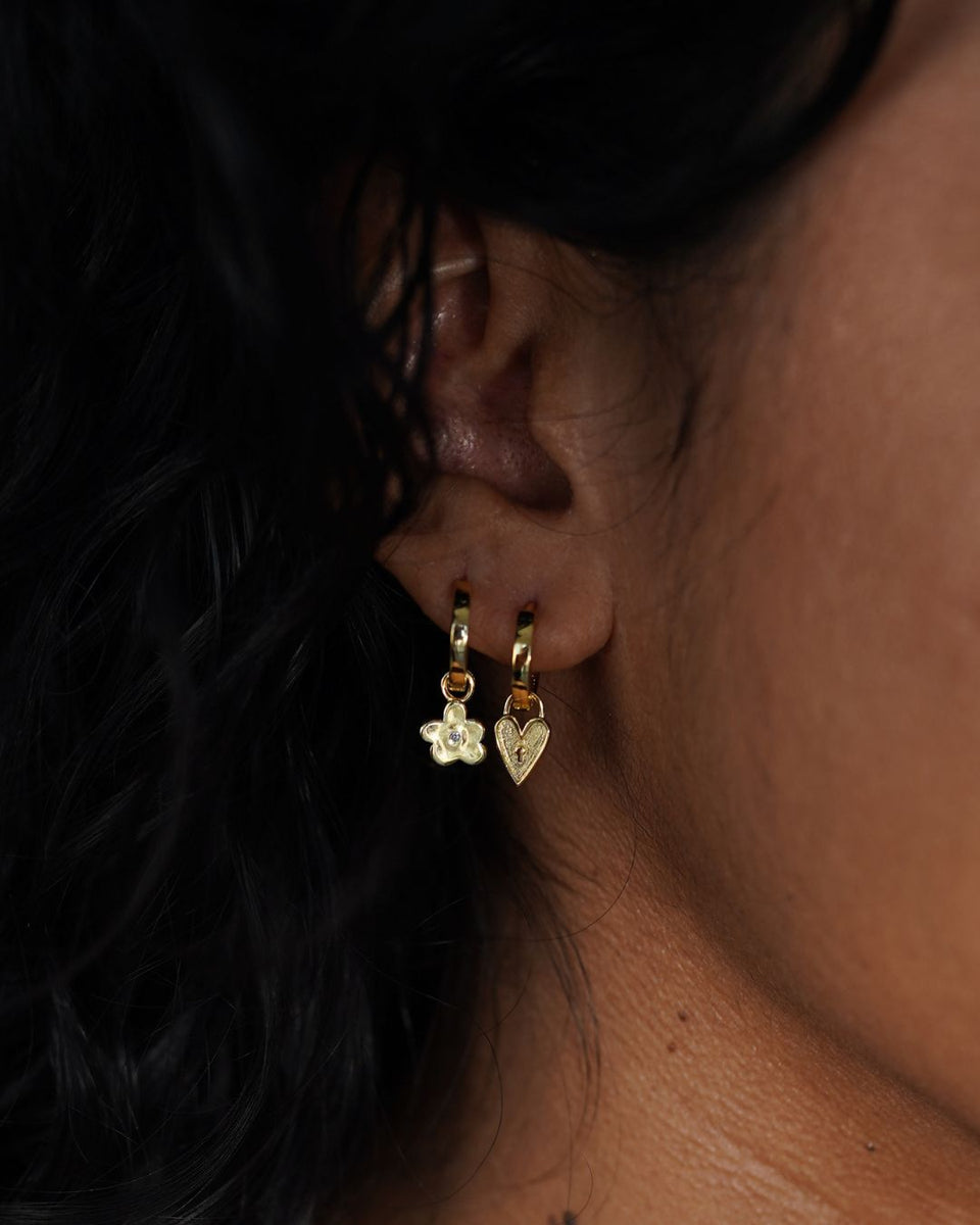 Huggies & Charms – From Kinori